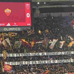 Striscione Roma-Monza, arriva la dura reazione: "Cacciamoli dalla Curva ...