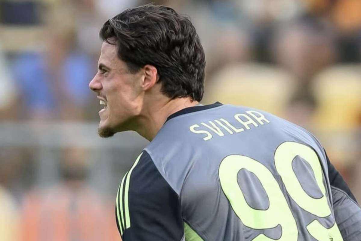 Roma-Lille, iniziato il secondo tempo: paratona di Svilar su Giroud